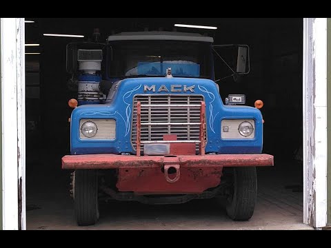 Mack R686ST | Truck #17 Restoration Part 9 - YouTube