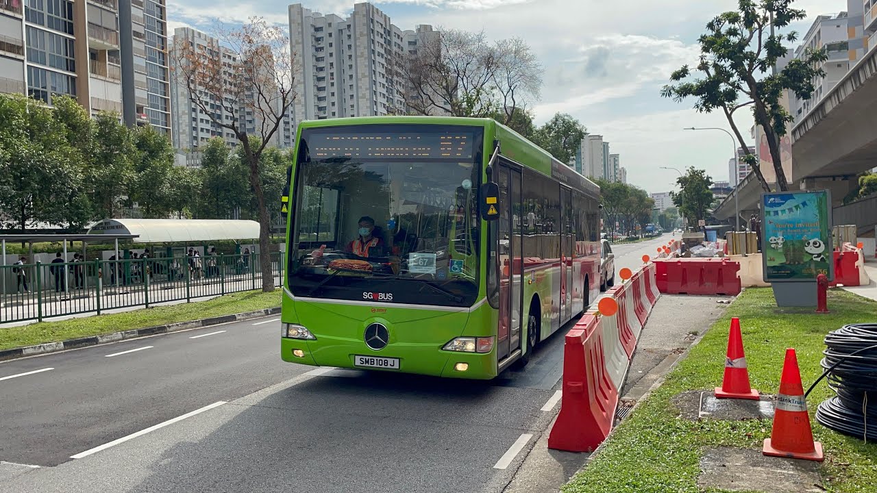 SMRT Buses Mercedes-Benz OC500LE (Batch 2) SMB108J on Service 67 - YouTube