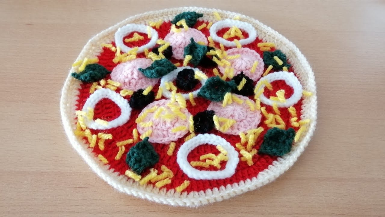 Crochet Pizza with Salami - YouTube