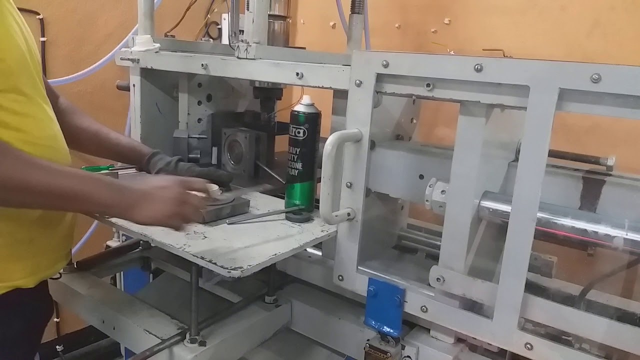 Screw injection molding(1) - YouTube