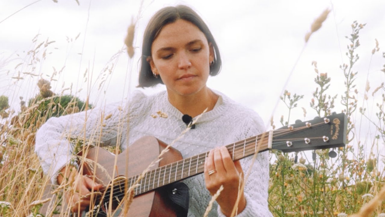 Olive Jones - Nobody Knows (Acoustic) - YouTube