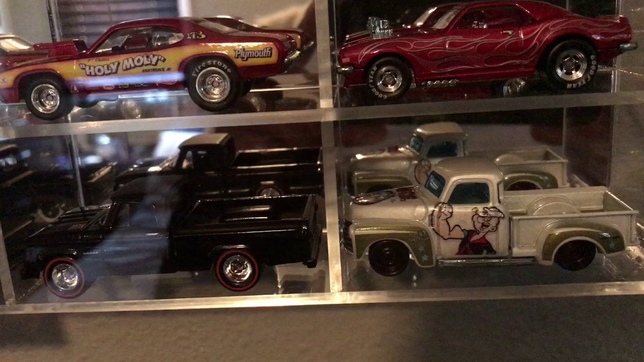 A couple of my Carney display cases 🙌🐍 - YouTube