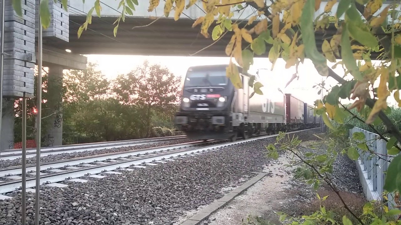 Italy freight train+Freccia Bianca hight Speedy train - YouTube