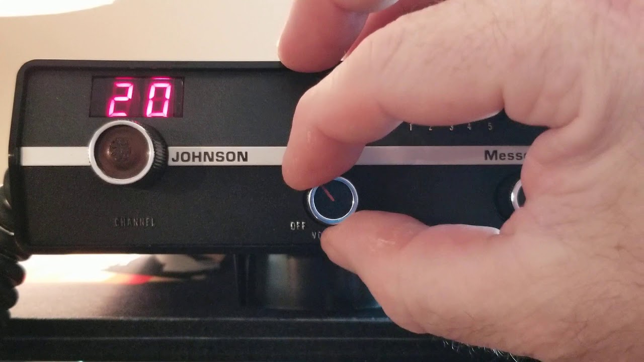 NOS 11/1977 E.F. Johnson Messenger 4125 40 CH. Mobile CB Radio - YouTube