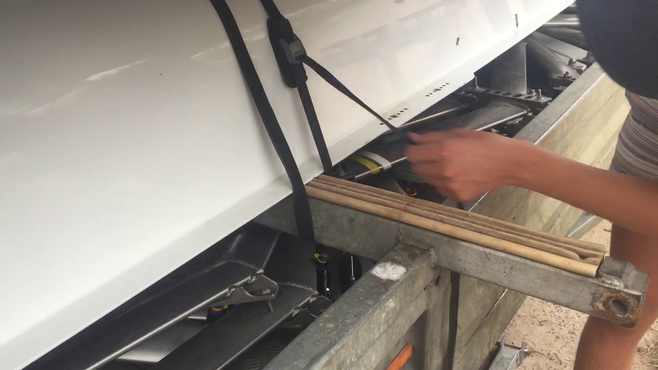 Boat tying - YouTube