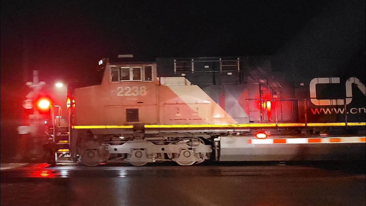CN 149 - 2238 & 2333 In Lynden Ontario - YouTube