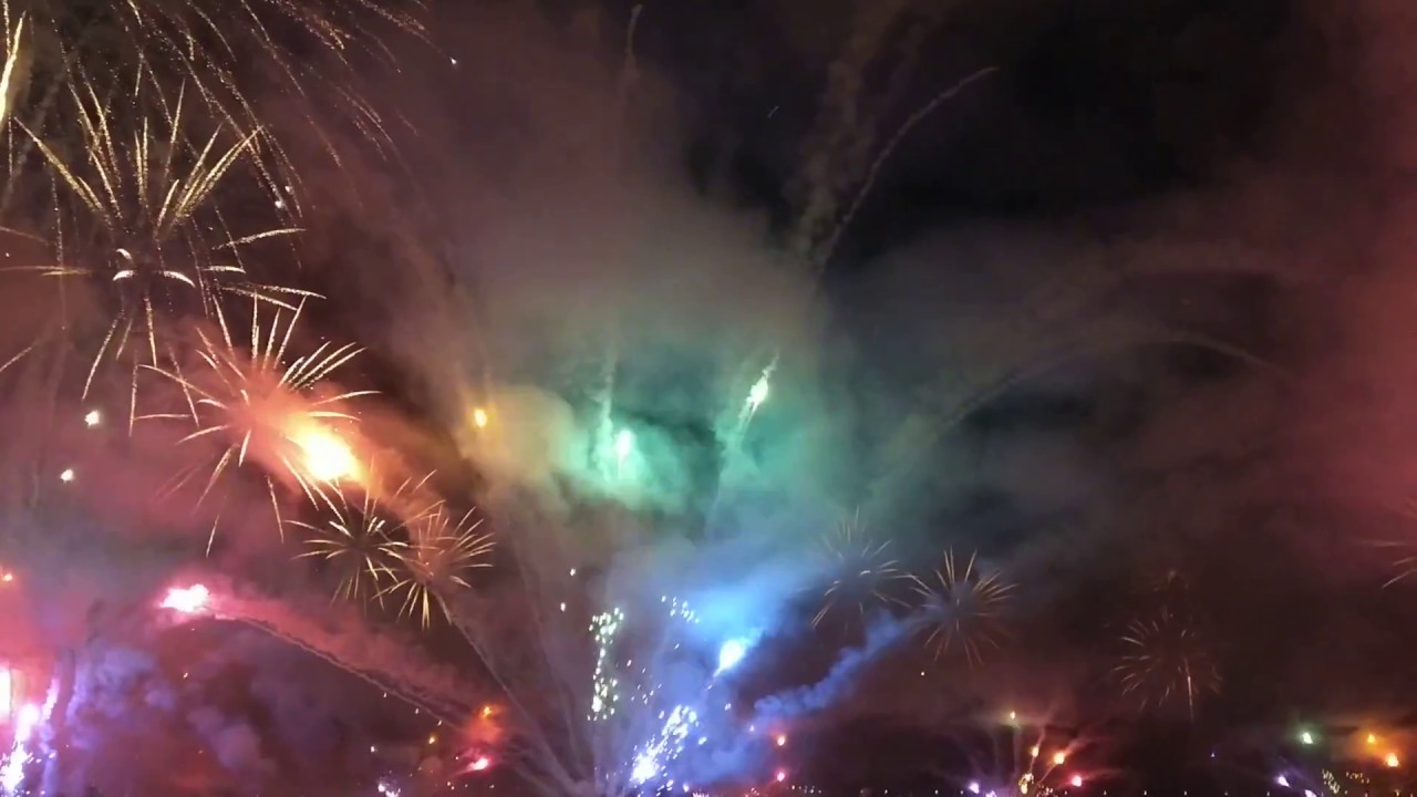 The Biggest firework shell 2018 - Guiness World Record attempt - Ras Al ...