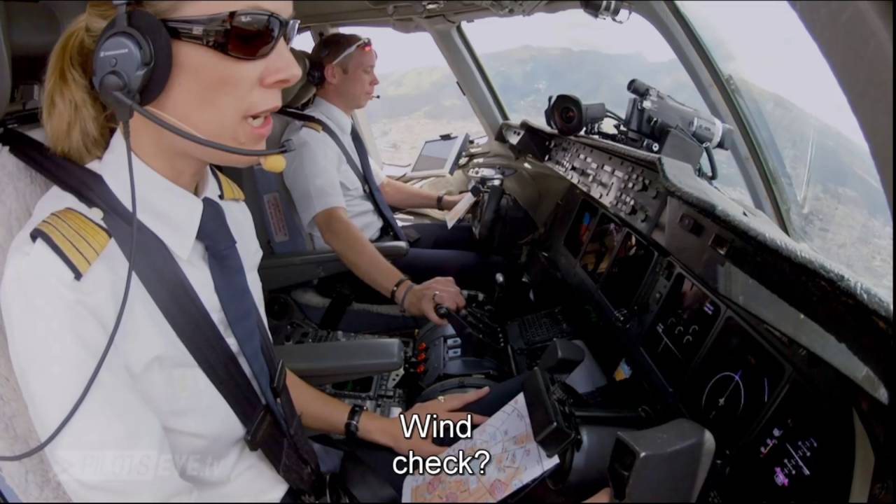 Quito Approach - Lufthansa MD-11F [English Subtitles] - YouTube