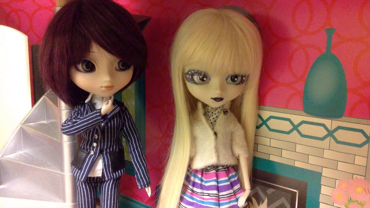 Pullip stop motion- decorating for Christmas - YouTube