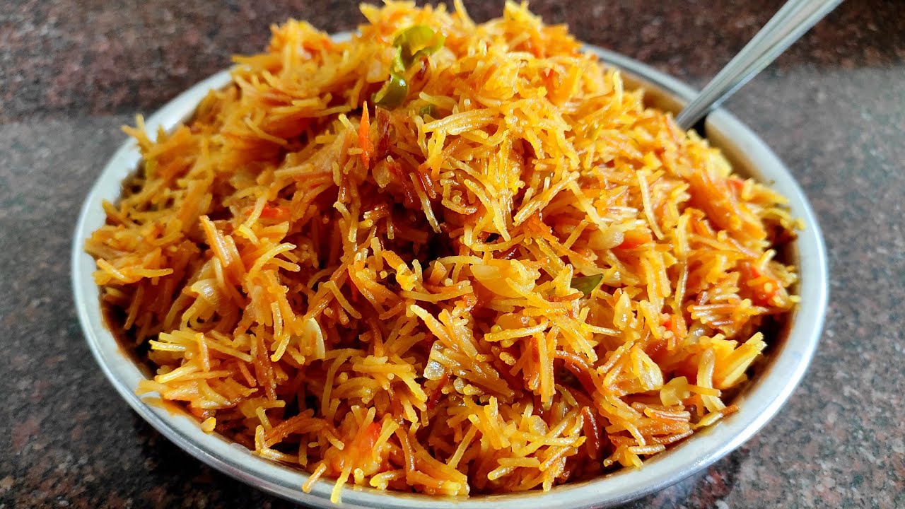 शेवई उपमा | Sevai Upma Recipe | Tikhat Sevai | Semiya Upma Recipe | Pramila's Kitchen Marathi ...