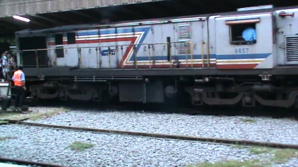 [Short Video] KTMB YDM4 (No. 6657) at Tanjong Pagar Railway Station ...