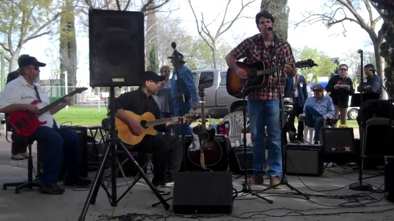 James Wilkinson & AAron Minter w/ Baby Bee playin" Maries her name ...