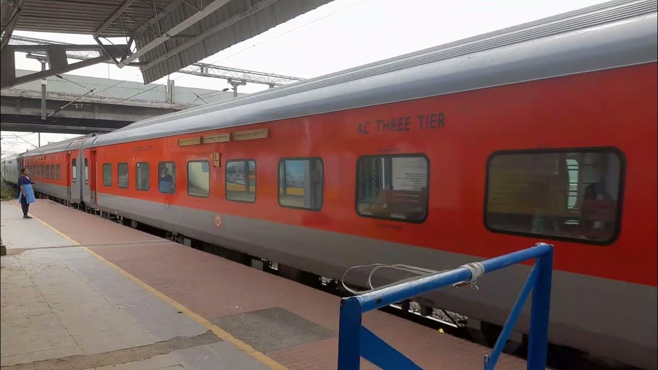 COIMBATORE - MUMBAI LOKMANYA TILAK TERMINUS (KURLA EXPRESS) DEPARTURE @ TIRUPPUR🚂 - YouTube
