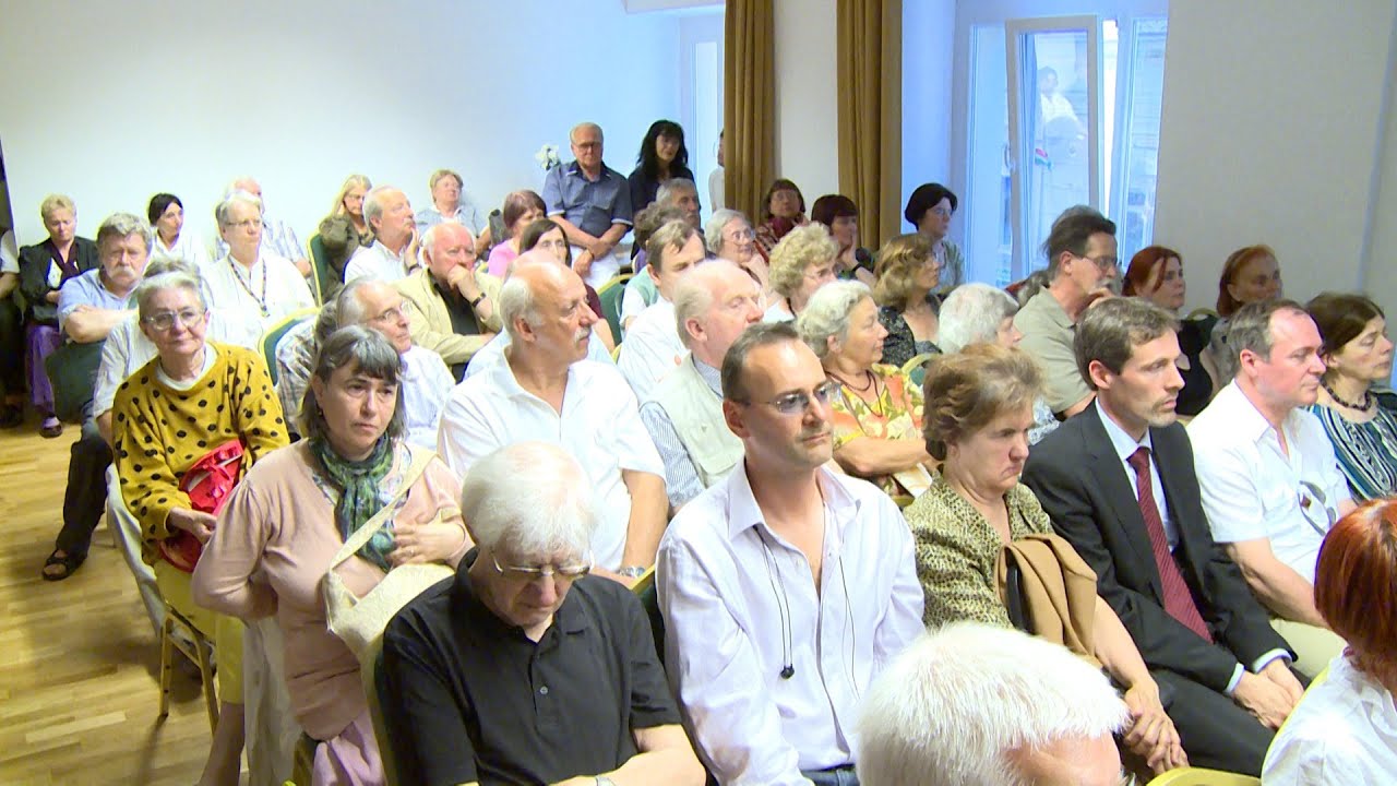 Faragó Laura könyvbemutatója - YouTube