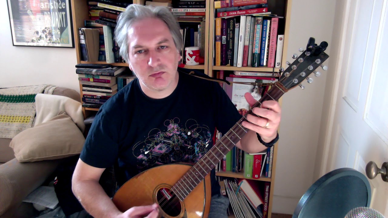 Young Tom Ennis (jig) on bouzouki - YouTube