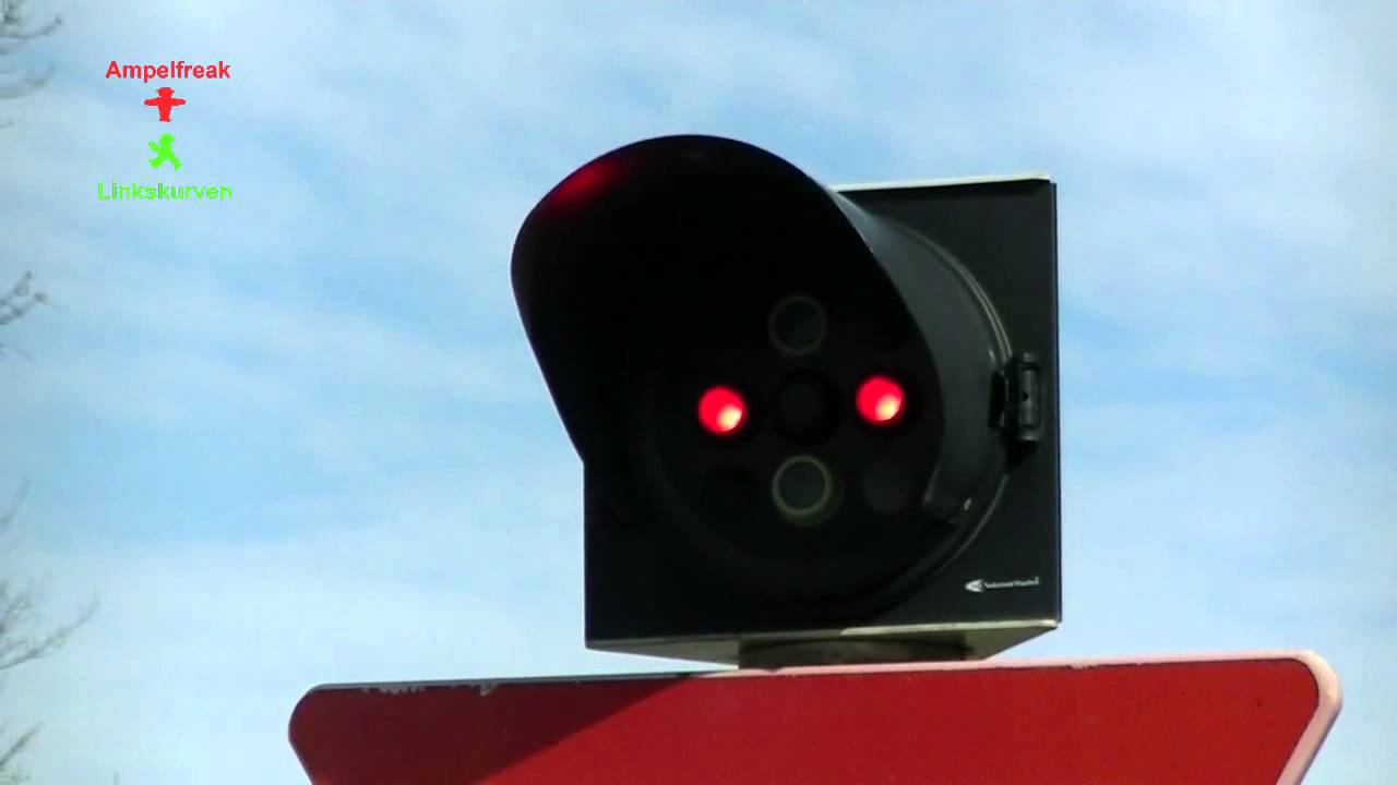 Nederland Haarlem (Vialis) Busampel (Negenoog) - YouTube