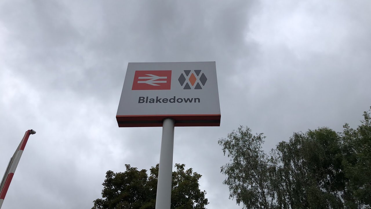 Live at Blakedown Station Level Crossing (Worcestershire) 27/09/2022 ...