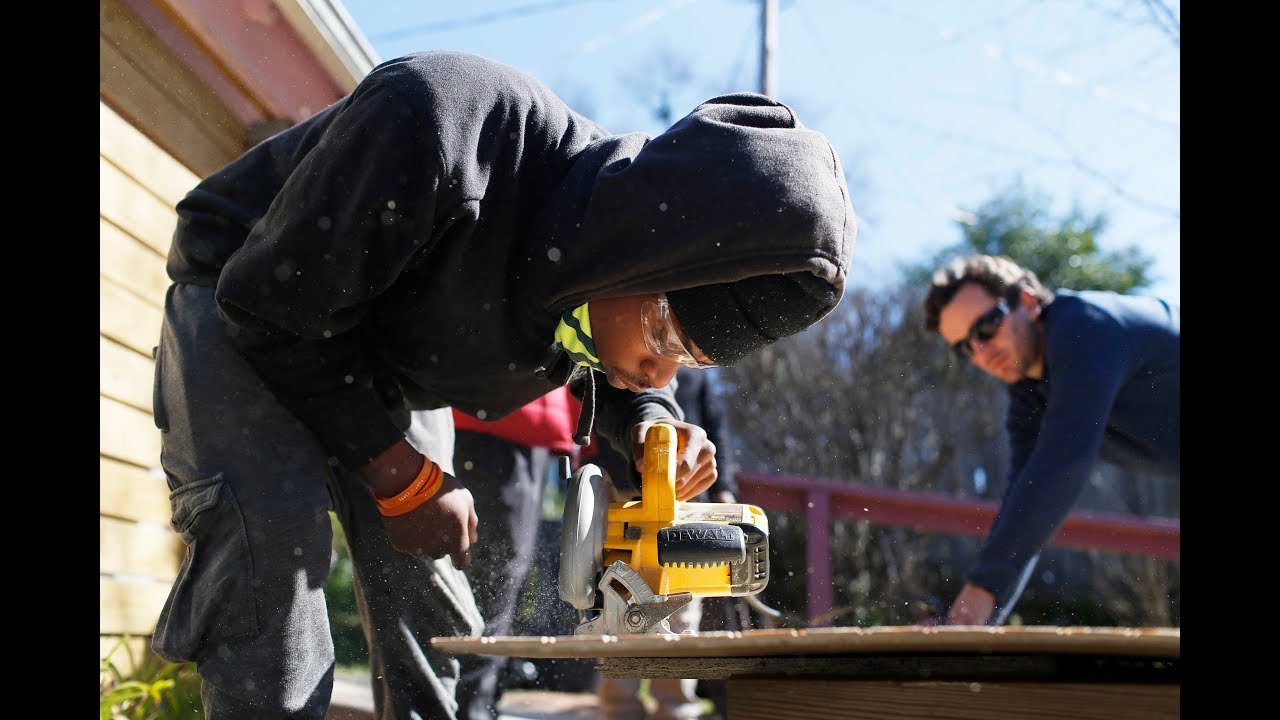 Meet the Young Urban Builders - YouTube