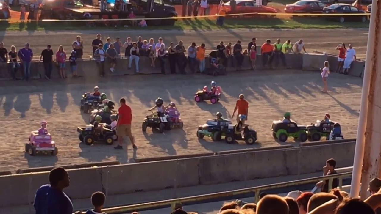 Smash It Demolition Derby - Dayton, OH 2016 - Part 1 - YouTube