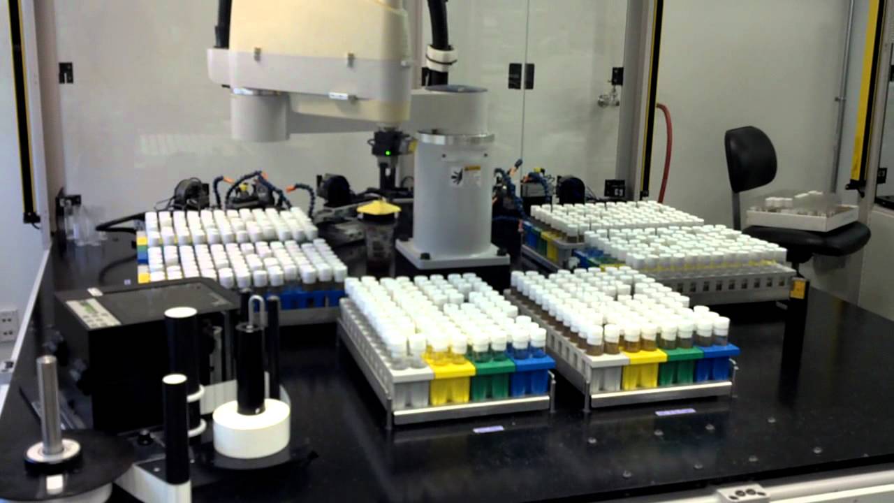 Fly Flipping Robot - YouTube