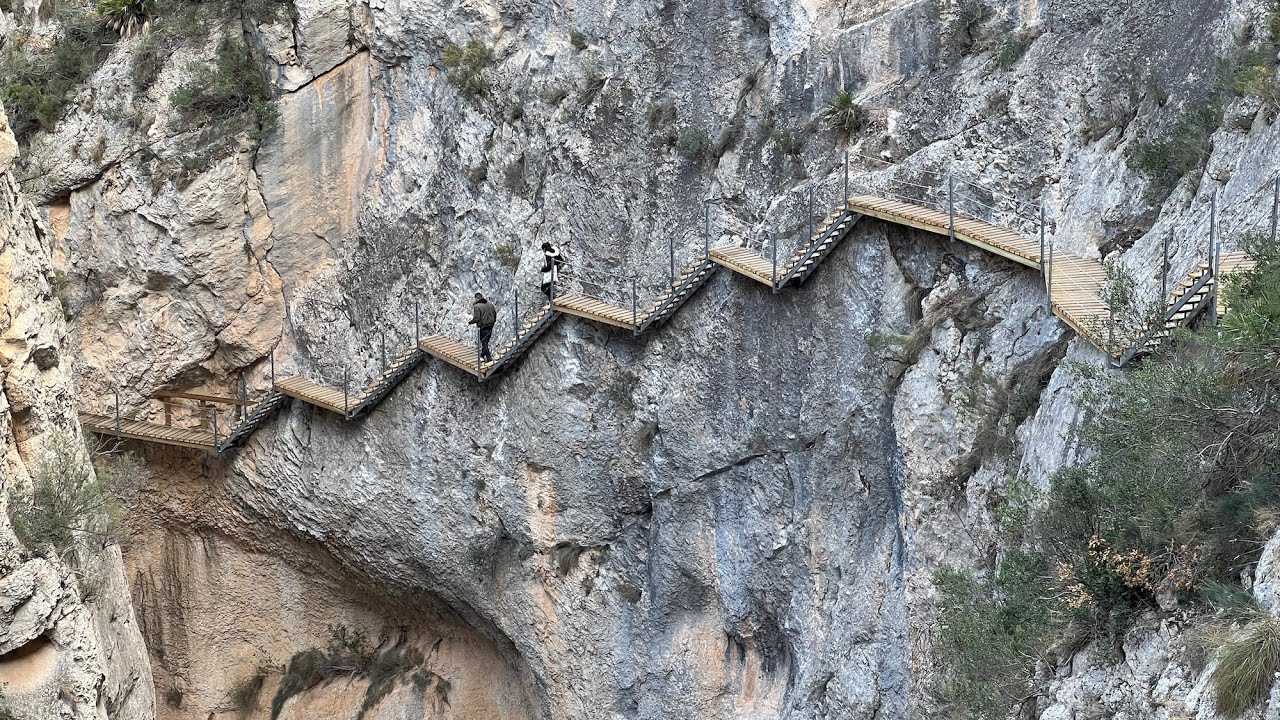 Pasarelas del Pantano - Pantà de Relleu - Relleu hike / wandeling 2024 ...