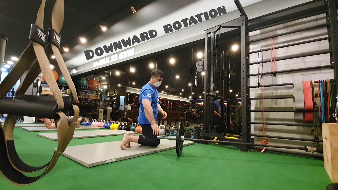어깨기능강화운동 하방회전 downward rotation - YouTube