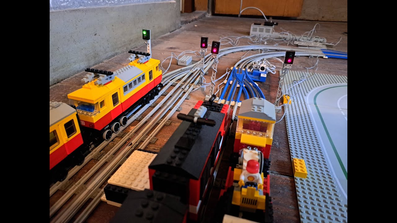 LEGO 12V - Die Bahnstrecke bekommt Signale! (LEGO 7860) - LEGO-Dorf ...