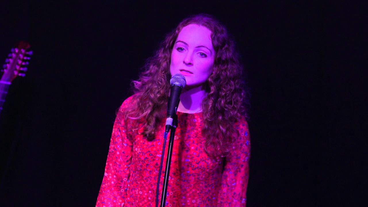 Robyn Stapleton – The Two Sisters - YouTube