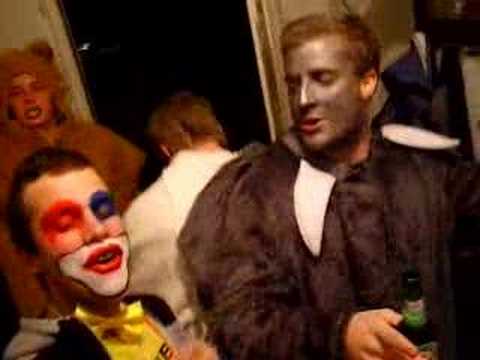 drunk people singing i get around - YouTube