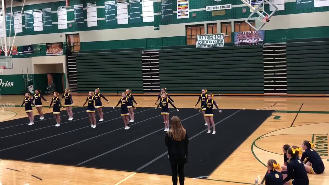 Clarkston Varsity Cheer R2 1/10/18 - YouTube