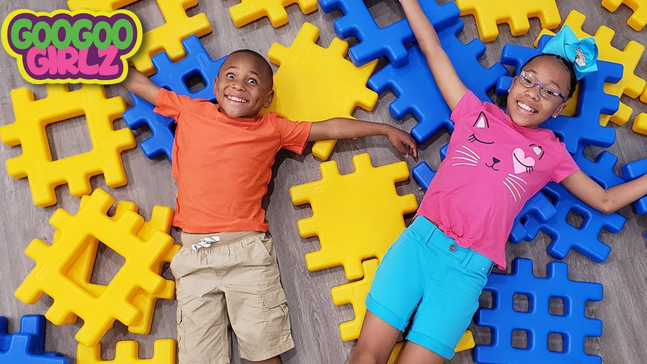 Goo Goo Girl and Sean Play with Pretend Play with Building Block Toys ...
