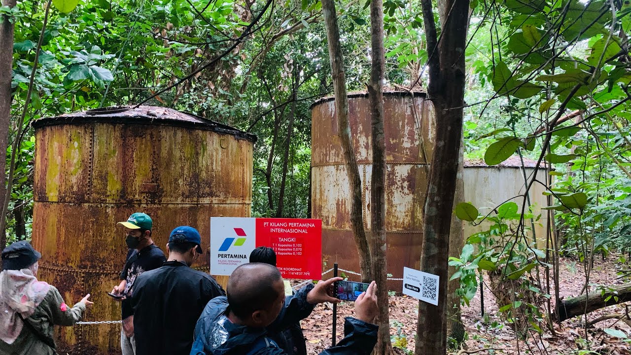 Sumur Minyak Pertama Peninggalan Belanda 1950. Lokasi Hutan Balikpapan ...