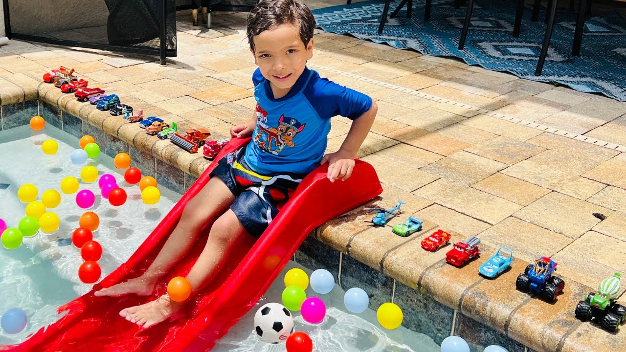 Disney Pixar Cars falling into deep pool, Lightning McQueen, Tow Mater ...