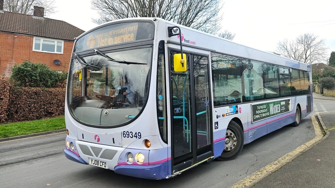 [HD WS] First LEEDS 69349 (YJ08 CFD) On The 19A - YouTube