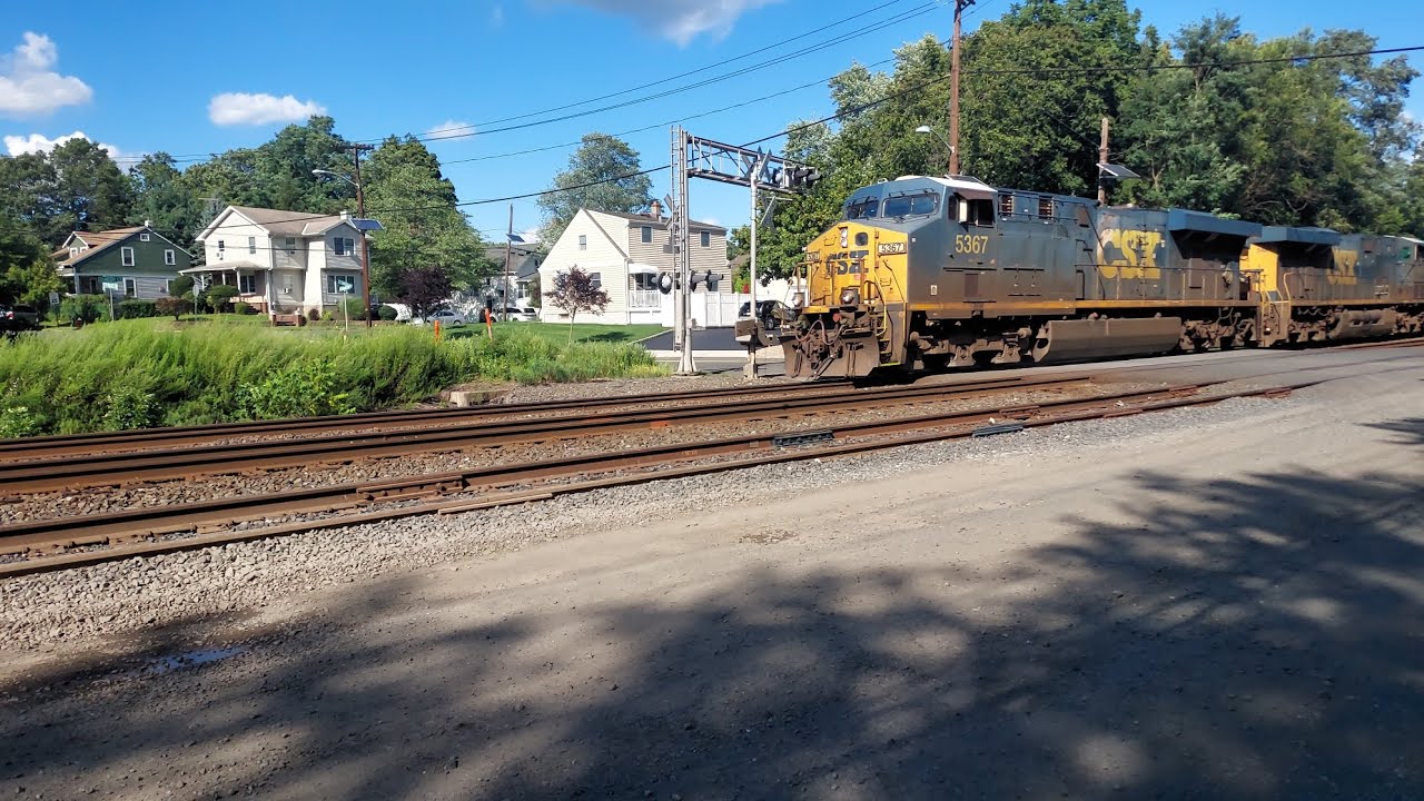 CSX 5367 Es40dc leads M405. 8/18/23 - YouTube
