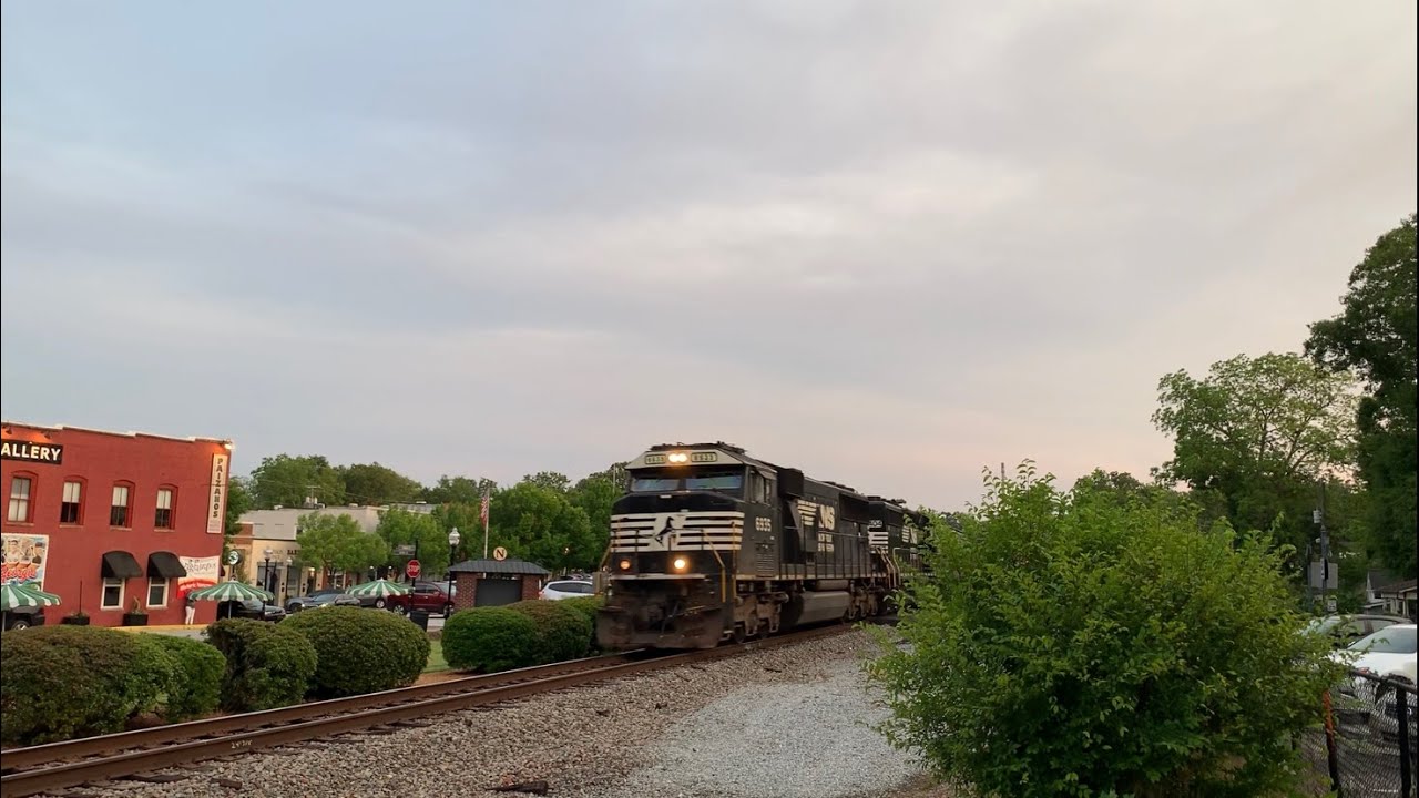 NS 6935 Leads P12 Thru Norcross, GA 5/13/2023 - YouTube