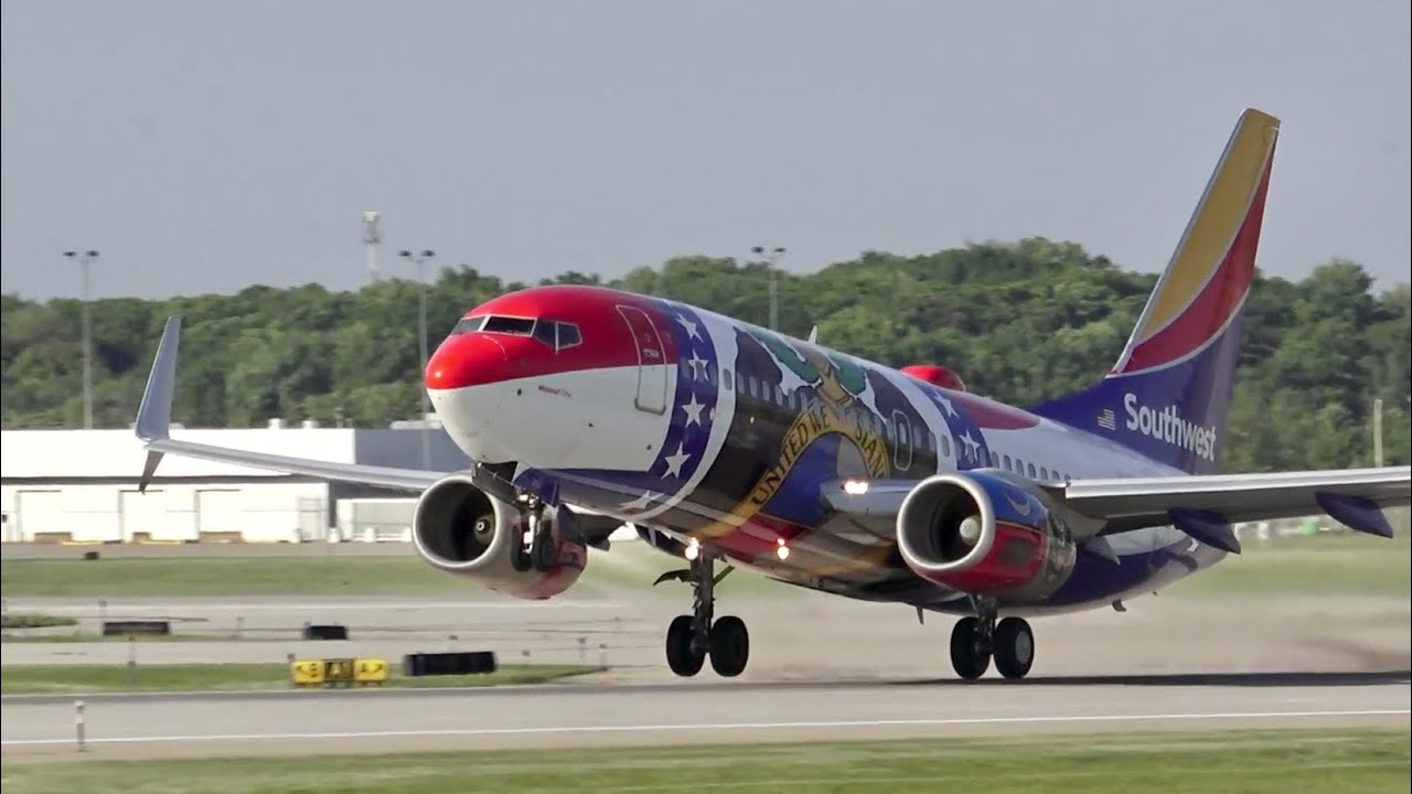 Southwest Airlines B737-700 "Missouri One" Livery Departing Grand ...