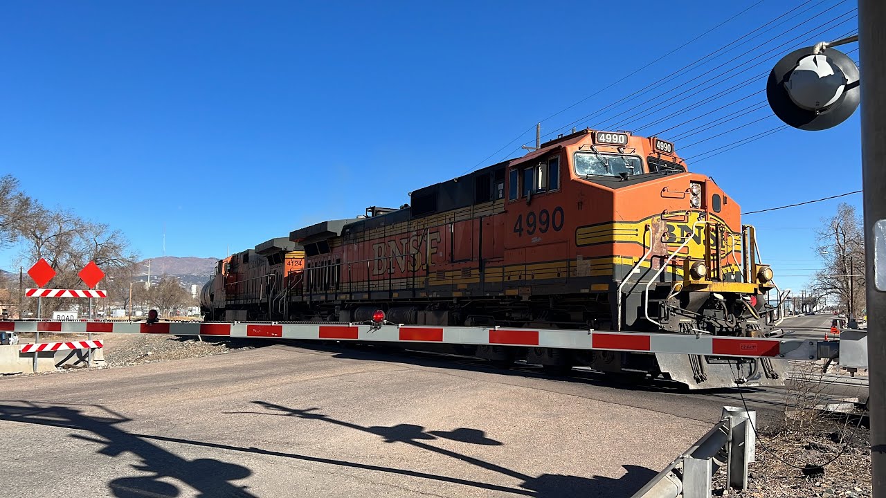LISTEN TO THIS AMAZING K3LA! BNSF 4990 H-DENAMS WITH BEAUTIFUL K3LA HORN & DPU! - YouTube