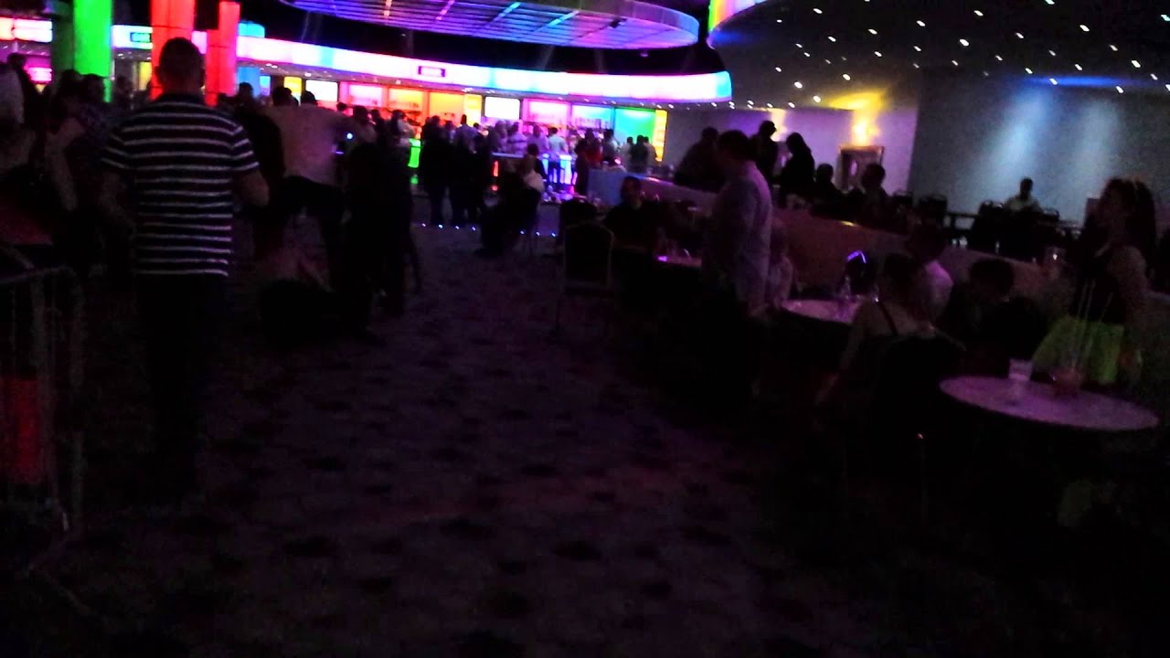 Human wheelbarrow race - YouTube