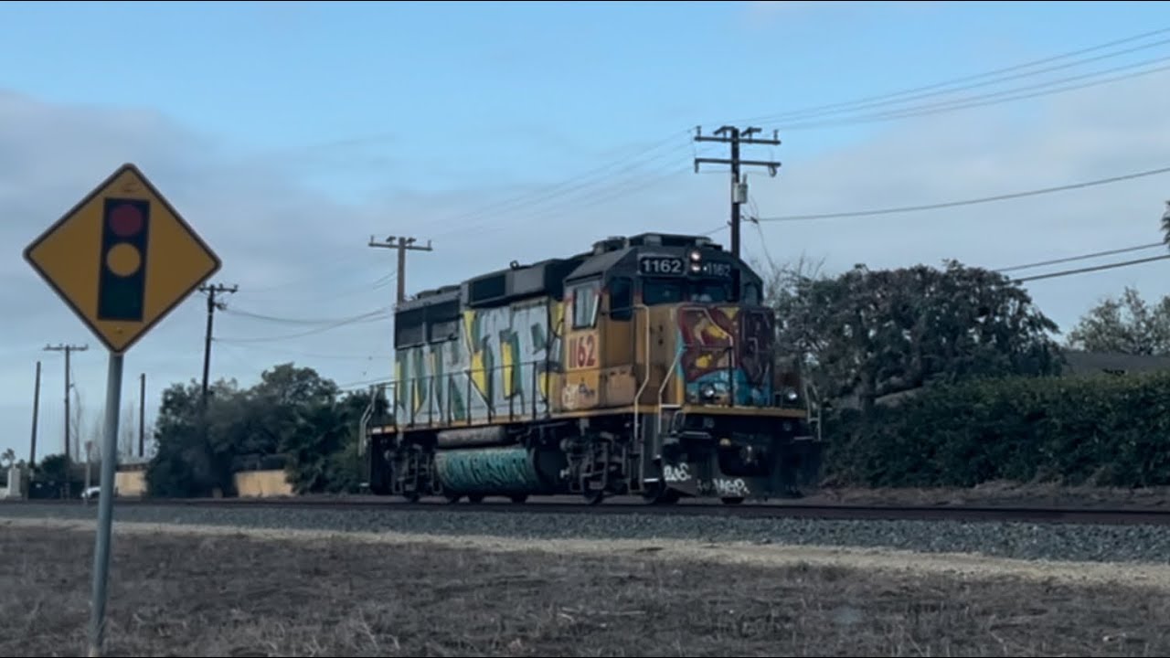Union Pacific 1162 heading back to Oxnard 1-29-24 - YouTube