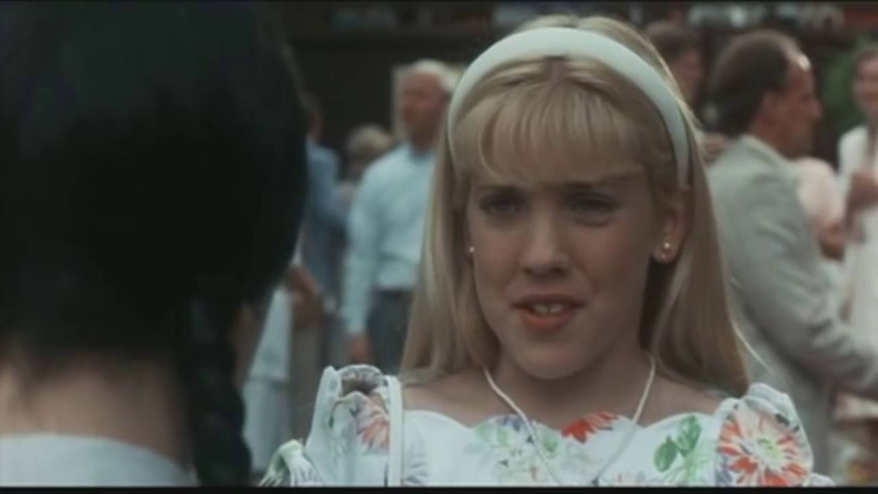 Lydia Deetz vs. Wednesday Addams - YouTube