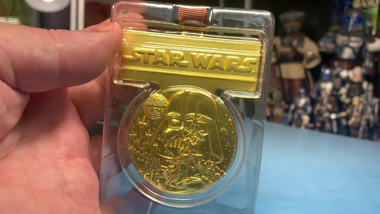Medal of Bravery Star Wars Hallmark Medal of Yavin & Chewbacca Gift Bag ...