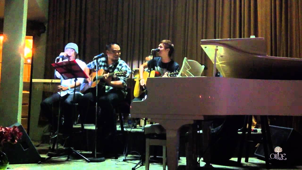 The Zoo Band- Lazy Song - YouTube