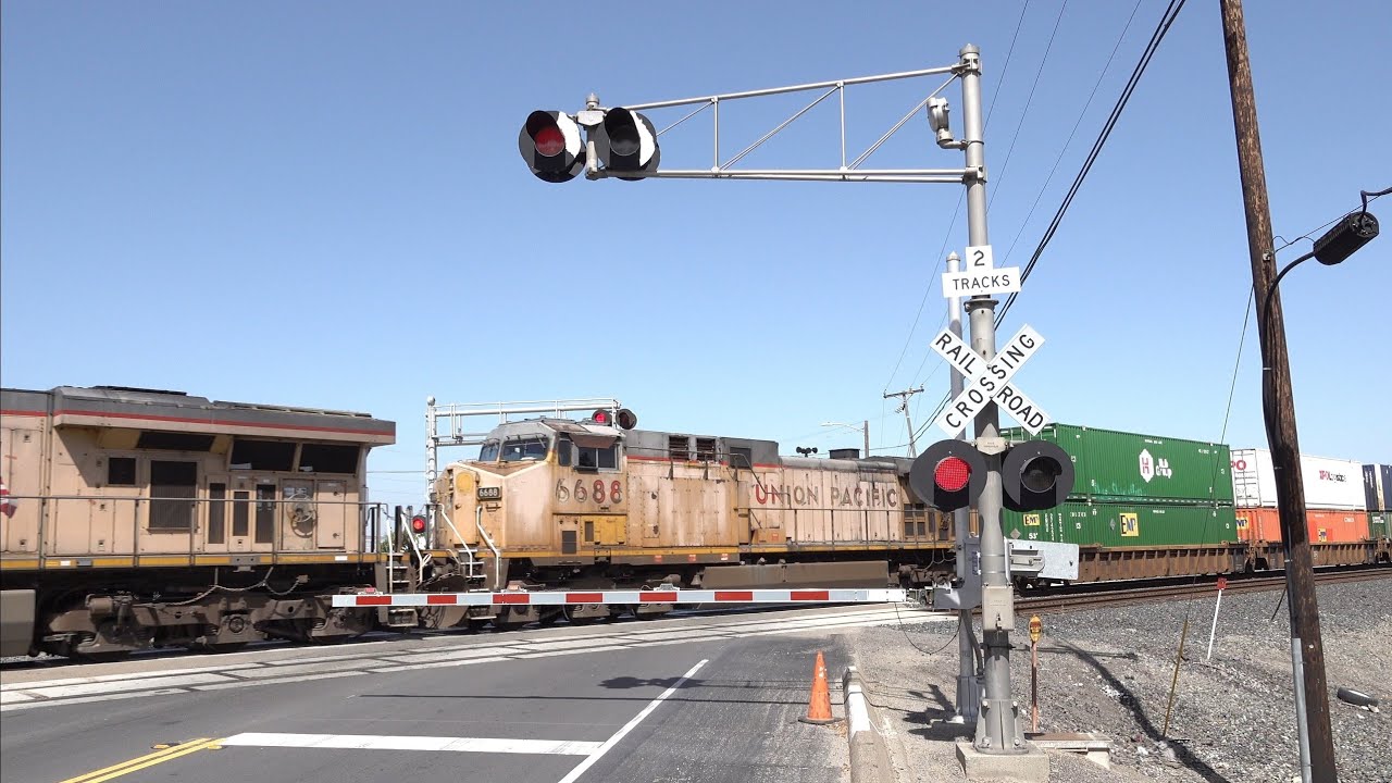 New LEDs Set - UP 7784 Z-Train Intermodal North - French Camp Road ...