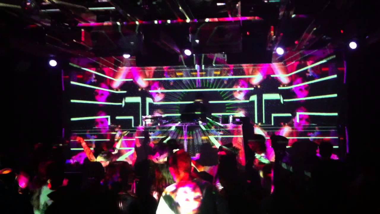 Flat Wall 3D Effect - EDM Visuals - YouTube