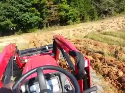 Mahindra tractor 5035 pulling plow - YouTube