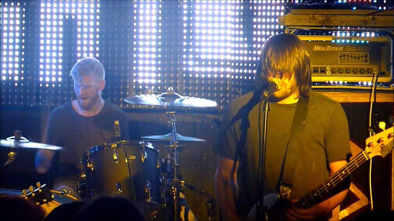 Fight Amp - "Shallow grave" [HD] (Madrid 18-09-2013) - YouTube