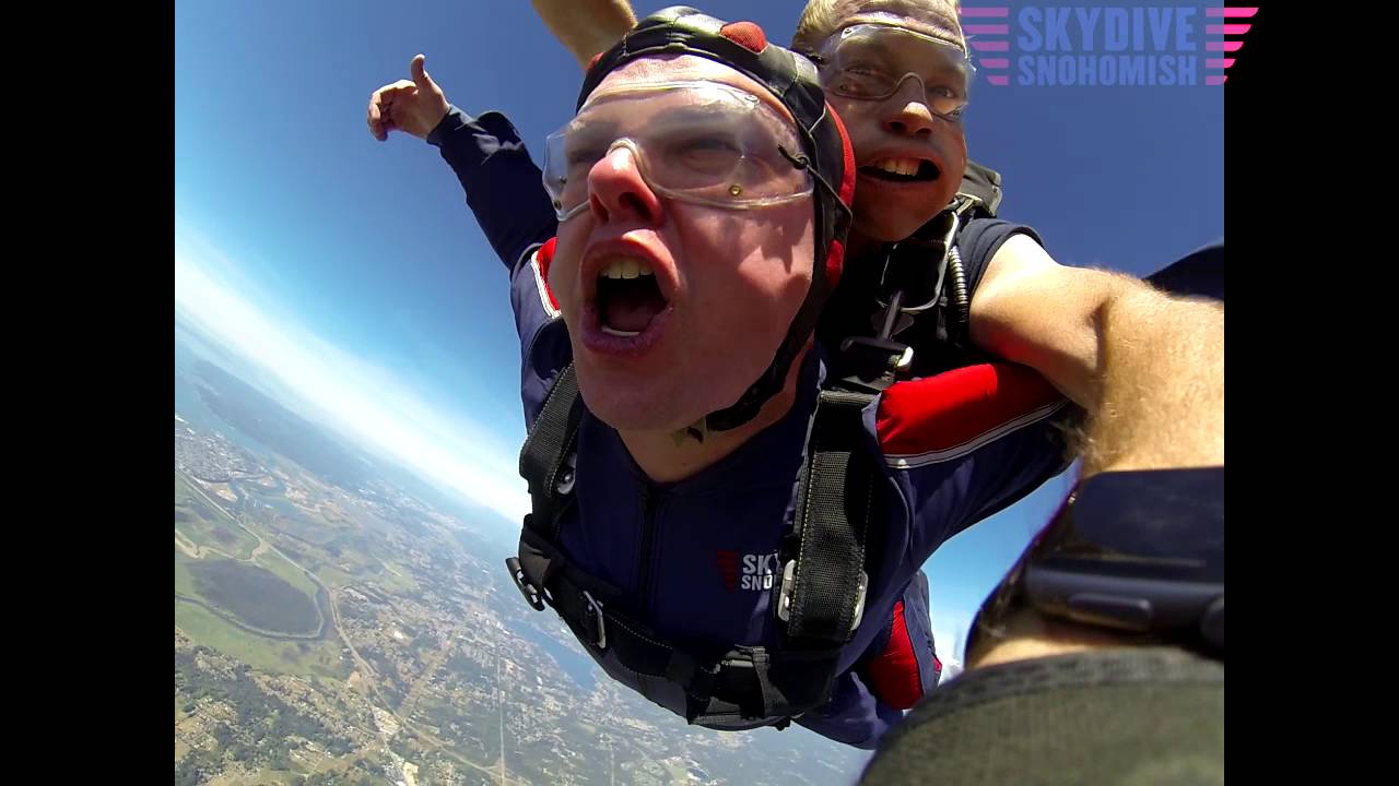 Kevin Langlois's Tandem skydive! - YouTube