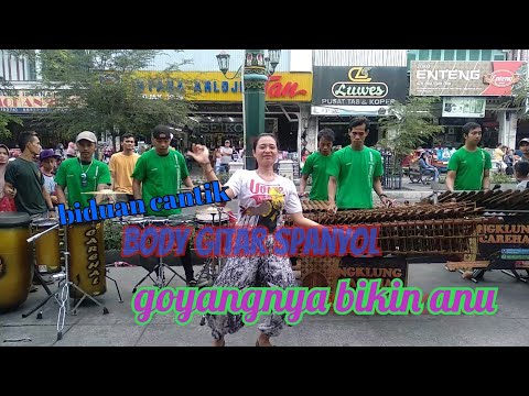Angklung MALIOBORO goyangnya biduan bikin sakit