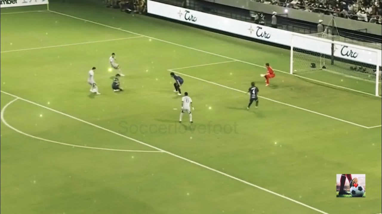 Messi fake shot skills makes you dizzy 😵 - YouTube